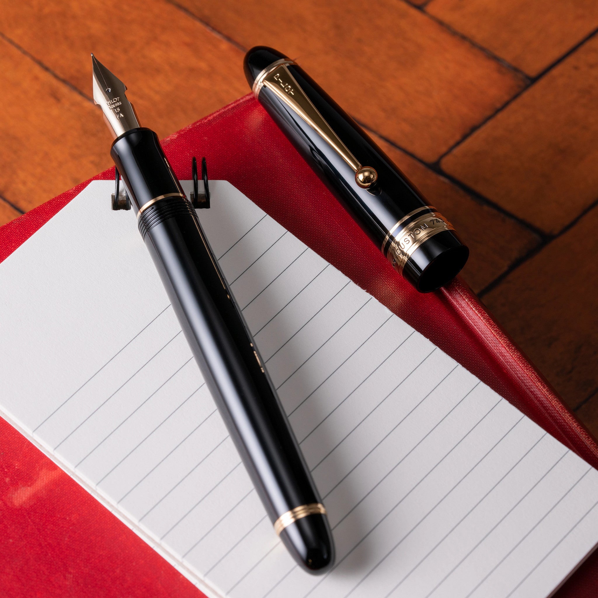Pilot Custom 743 Fountain Pen - Black with Gold Trim – Flax Pen to Paper