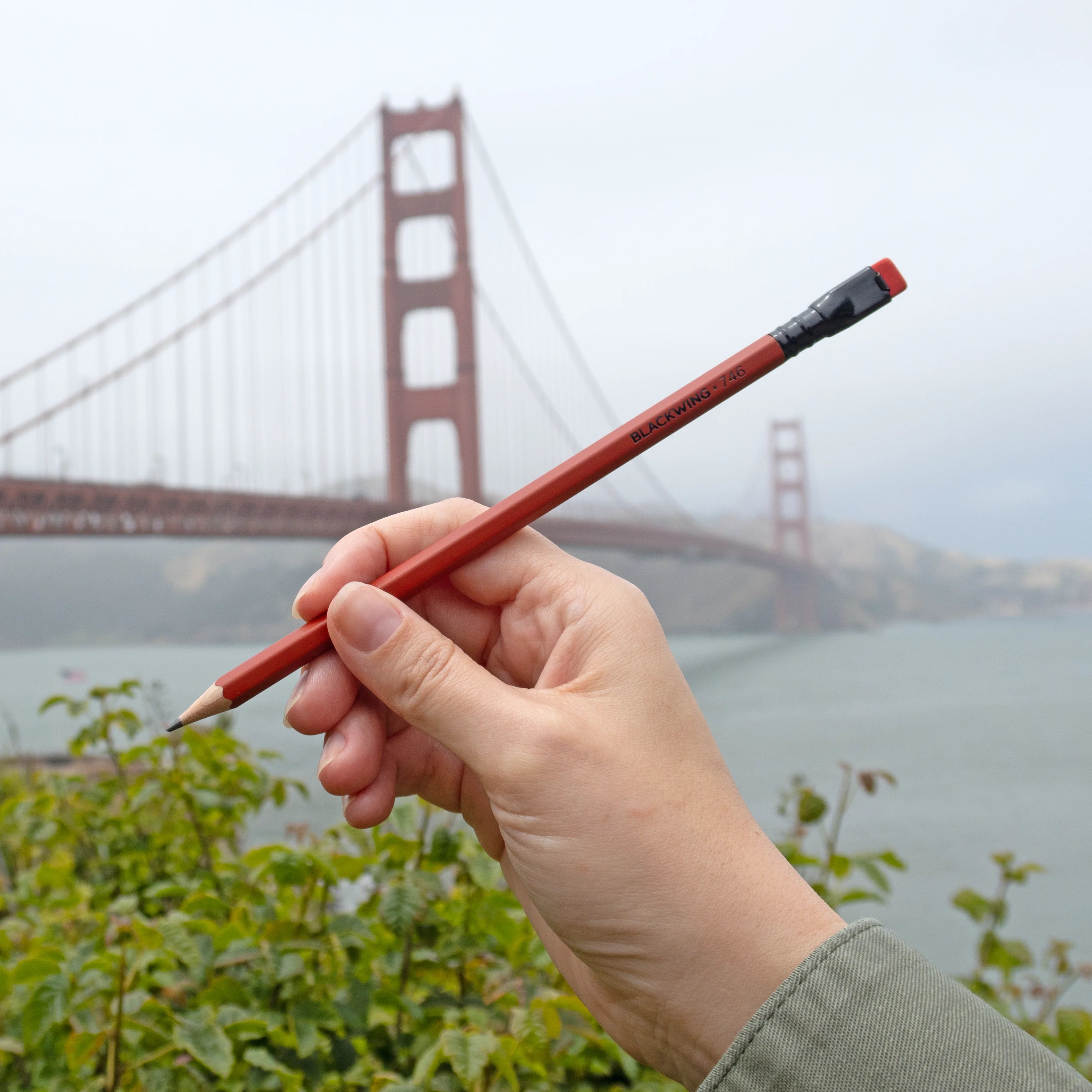 Blackwing Volume 746 - Golden Gate Bridge (Set Of 12) – Flax Pen to Paper