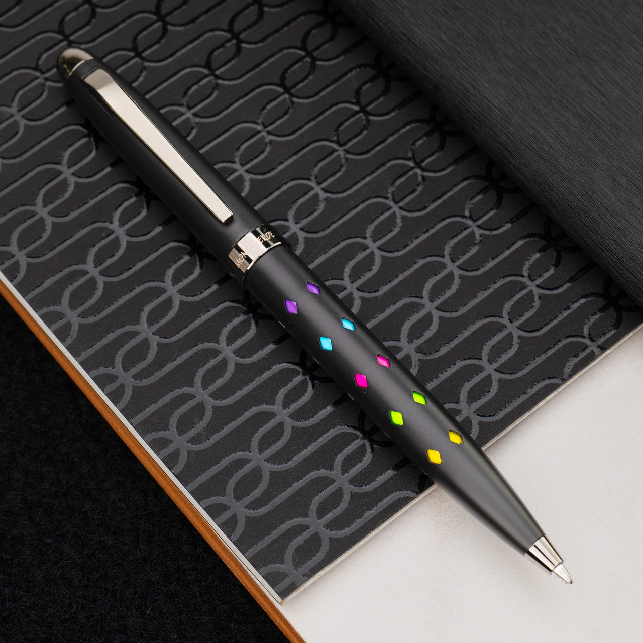 Monteverde Illusia Gel Ink pen with Triangle shapes – Flax Pen to Paper